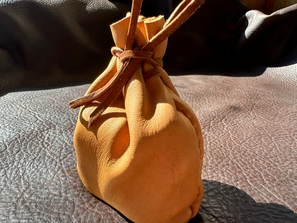 Leather Pouch For Silver Coins – Gridlessness